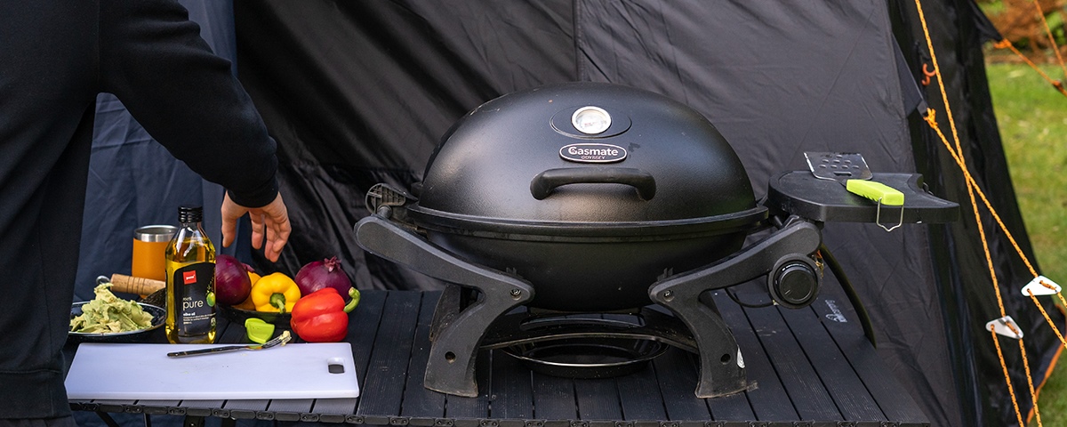 Grill with the hood up or hood down? Our best advice for the perfect ...